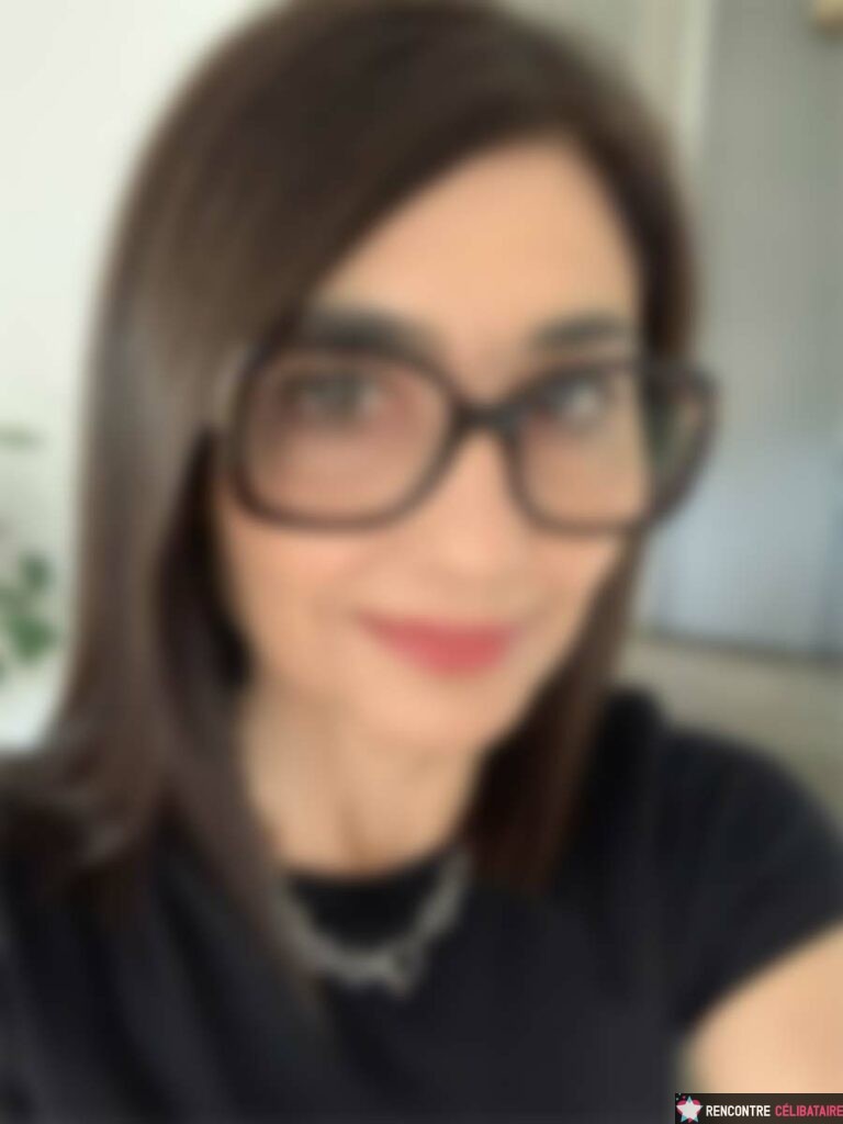 Annonce de IShadow Femme 54 ans à Villeurbanne